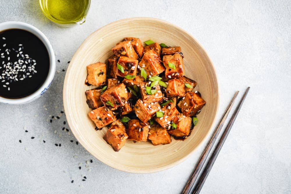 3 recetas de tofu marinado - Apetece Cuidarse